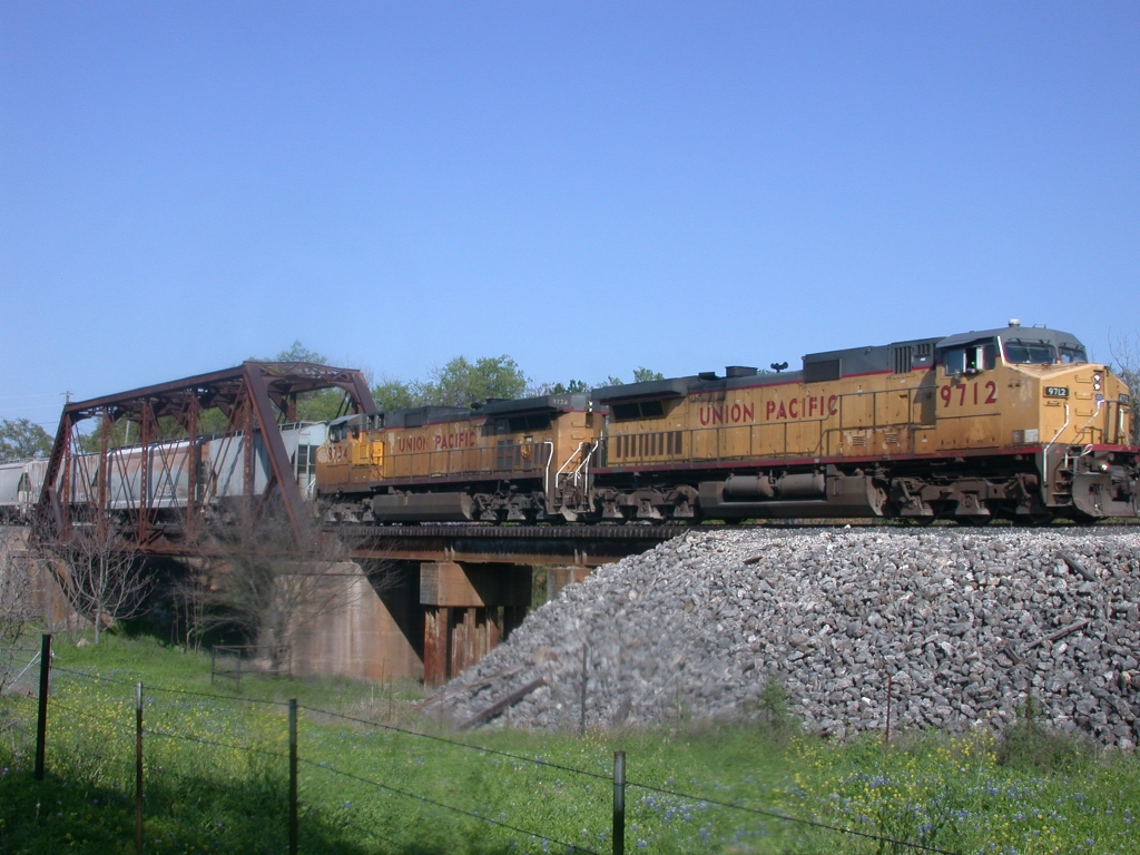 UP 9712, UP 9734 29Mar2010 SB south of FM 1102 Crossing York Creek